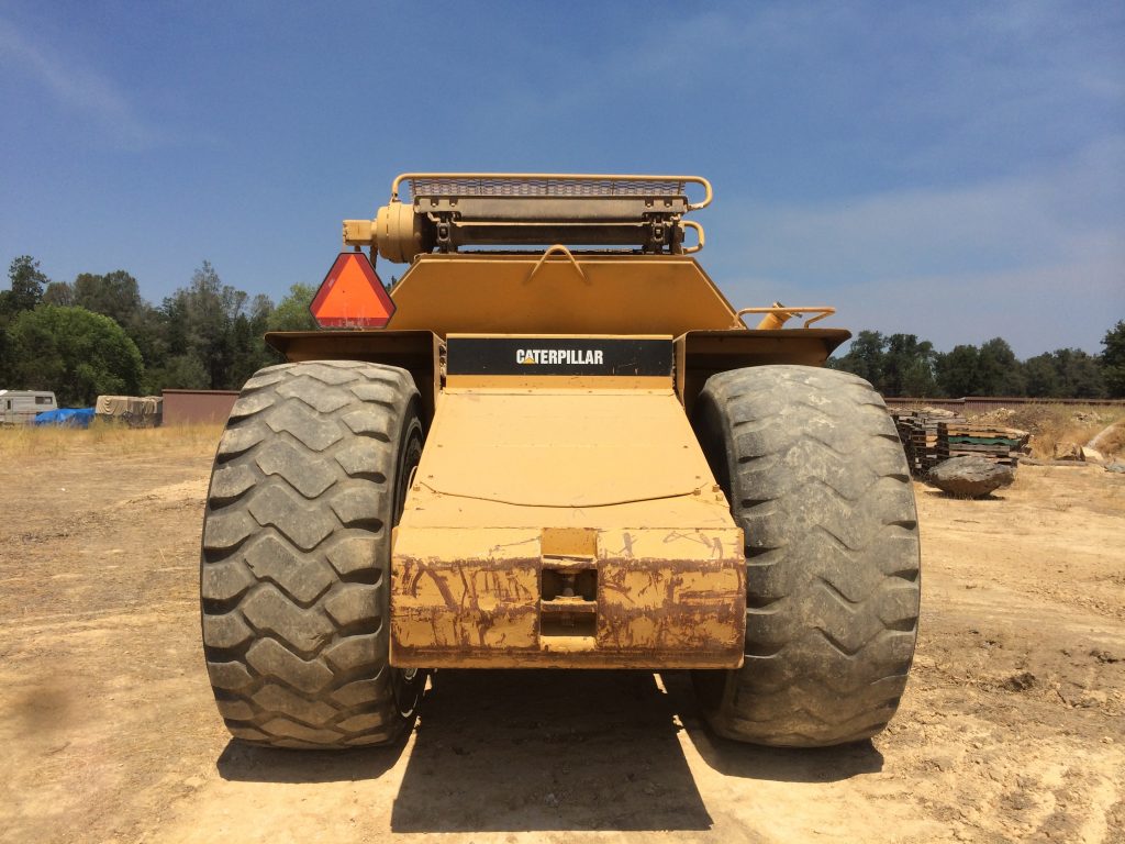 1991 CAT 615C Scraper