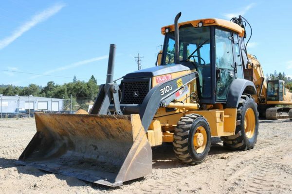 Backhoe Rental Sacramento, CA, From John Deere to Caterpillar
